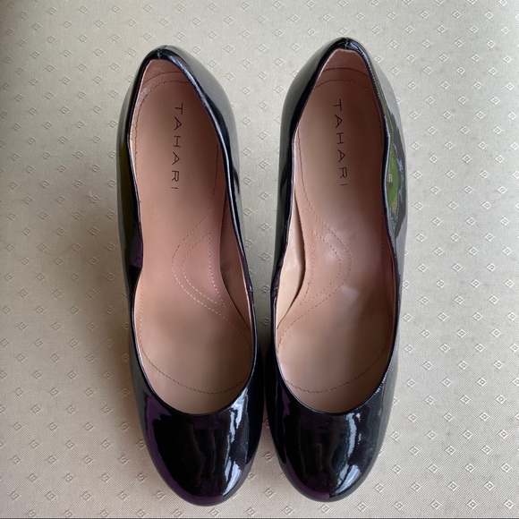 Tahari | Shoes | Tahari Black Pumps | Poshmark